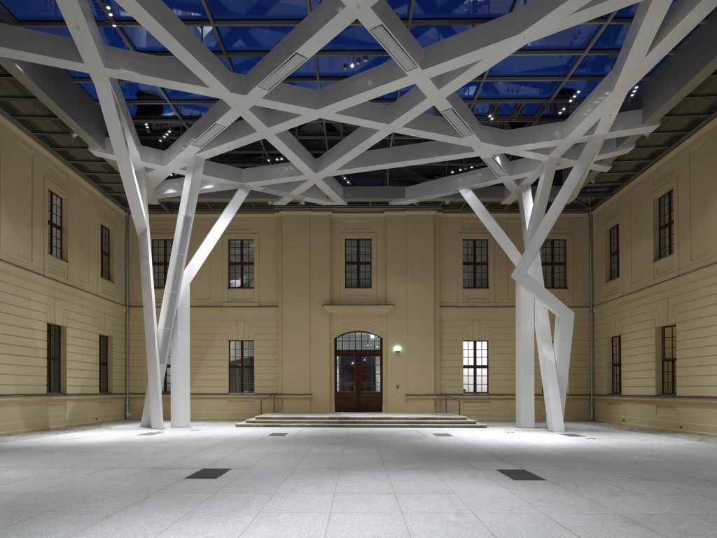 Conheça as obras arquitetônicas de Daniel Libeskind pela Alemanha